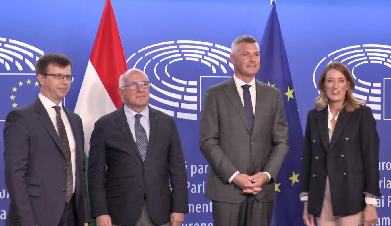 Nosioci srpskih pasoša na KiM za 20 dana bez viza u zemlje EU | European Newsroom